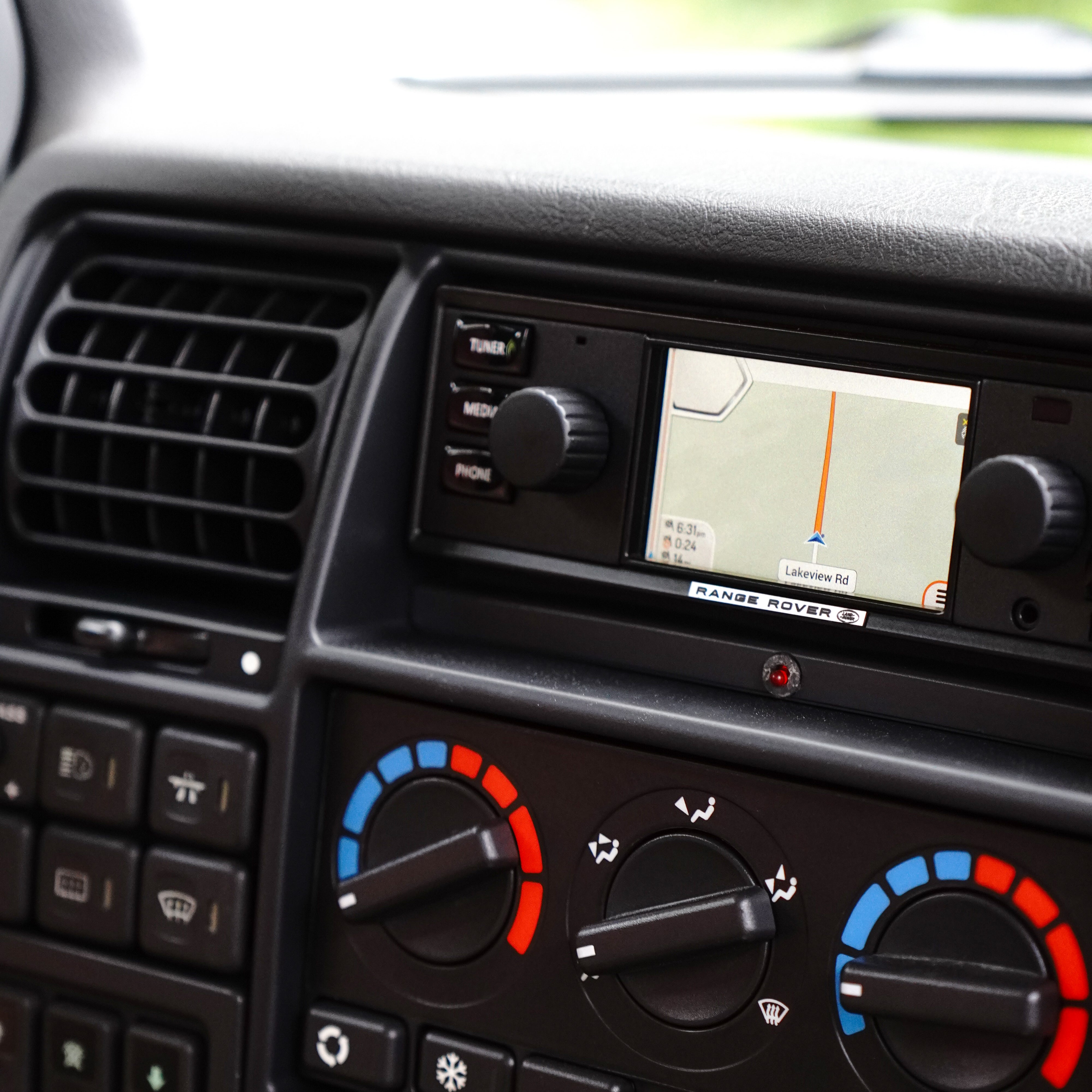 Congleton Service Land Rover Radio – Congleton Service